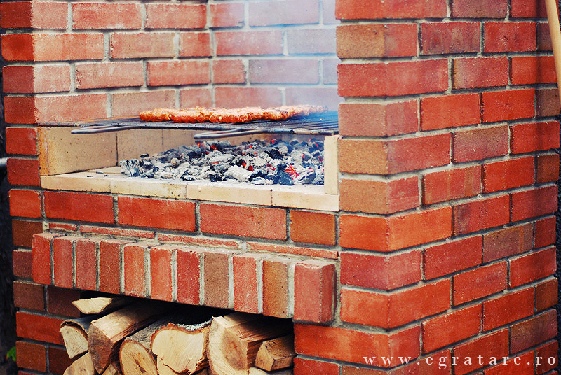 Gratar din caramida Model Toscana -Bucatarii de vara